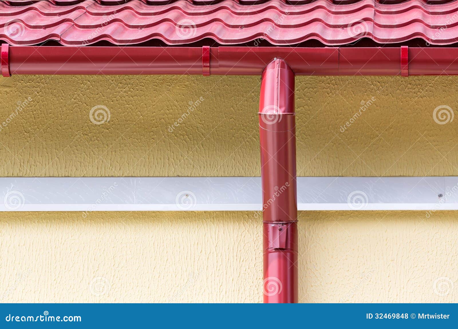 Grondaia del tetto fotografia stock. Immagine di particolare - 32469848