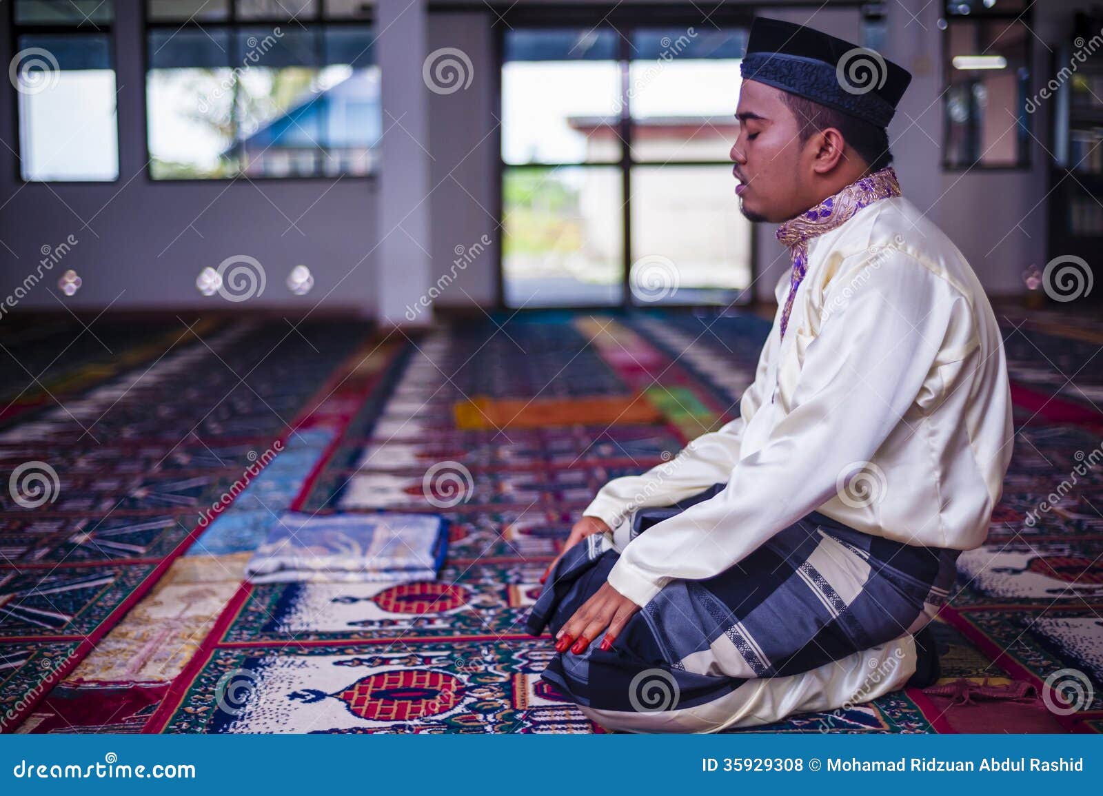 The Groom Praying stock photo. Image of marry, sajjadah - 35929308