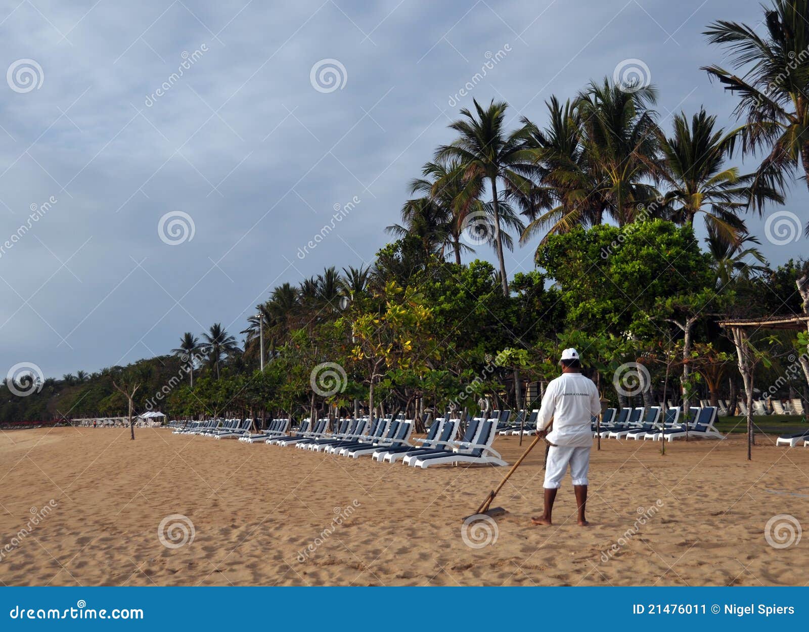Grooming the Beach at Bali Indonesia Editorial Photo - Image of early ...
