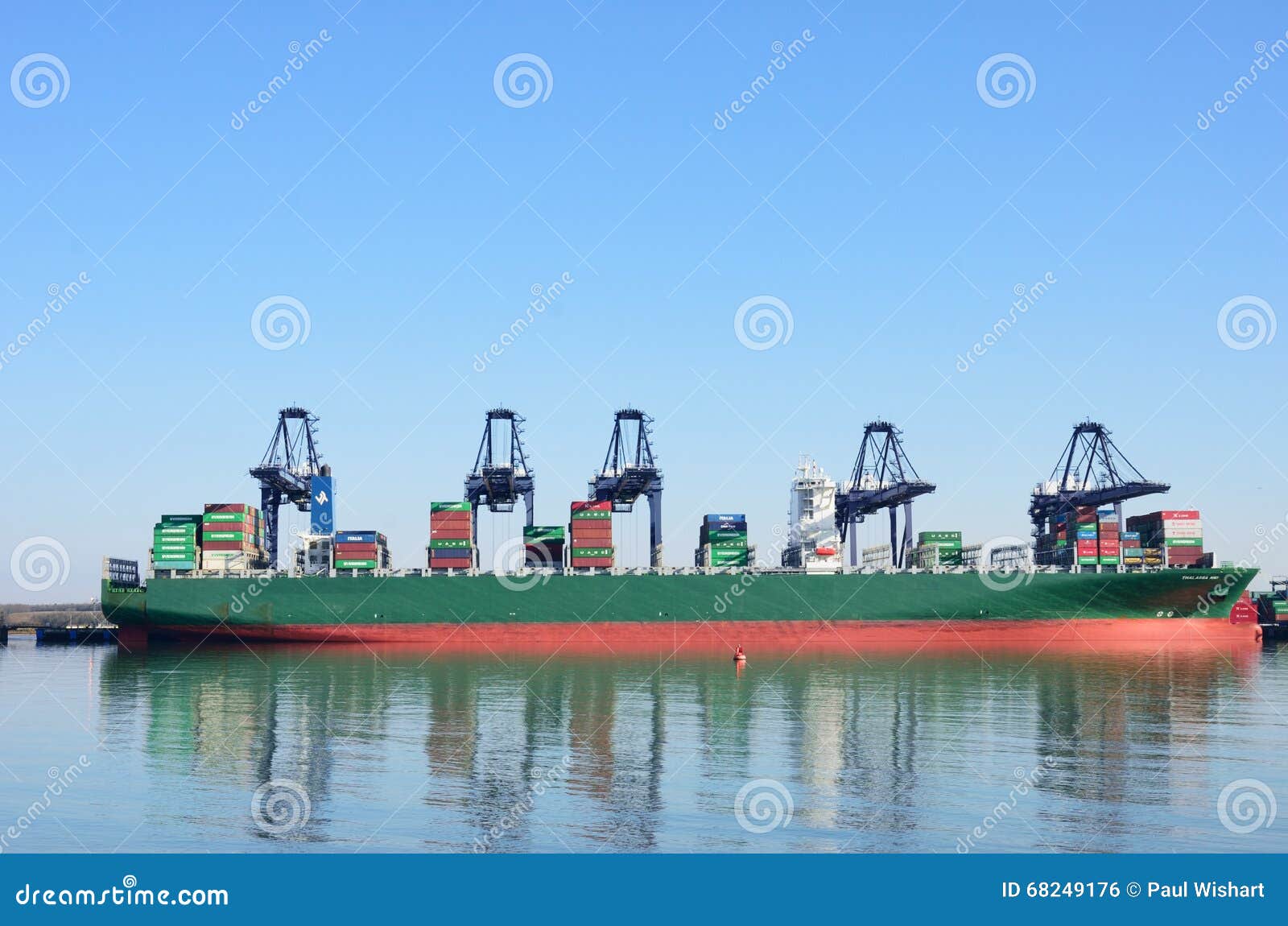 Groot Containerschip in Haven Met Kranen Redactionele Foto - Image of ...