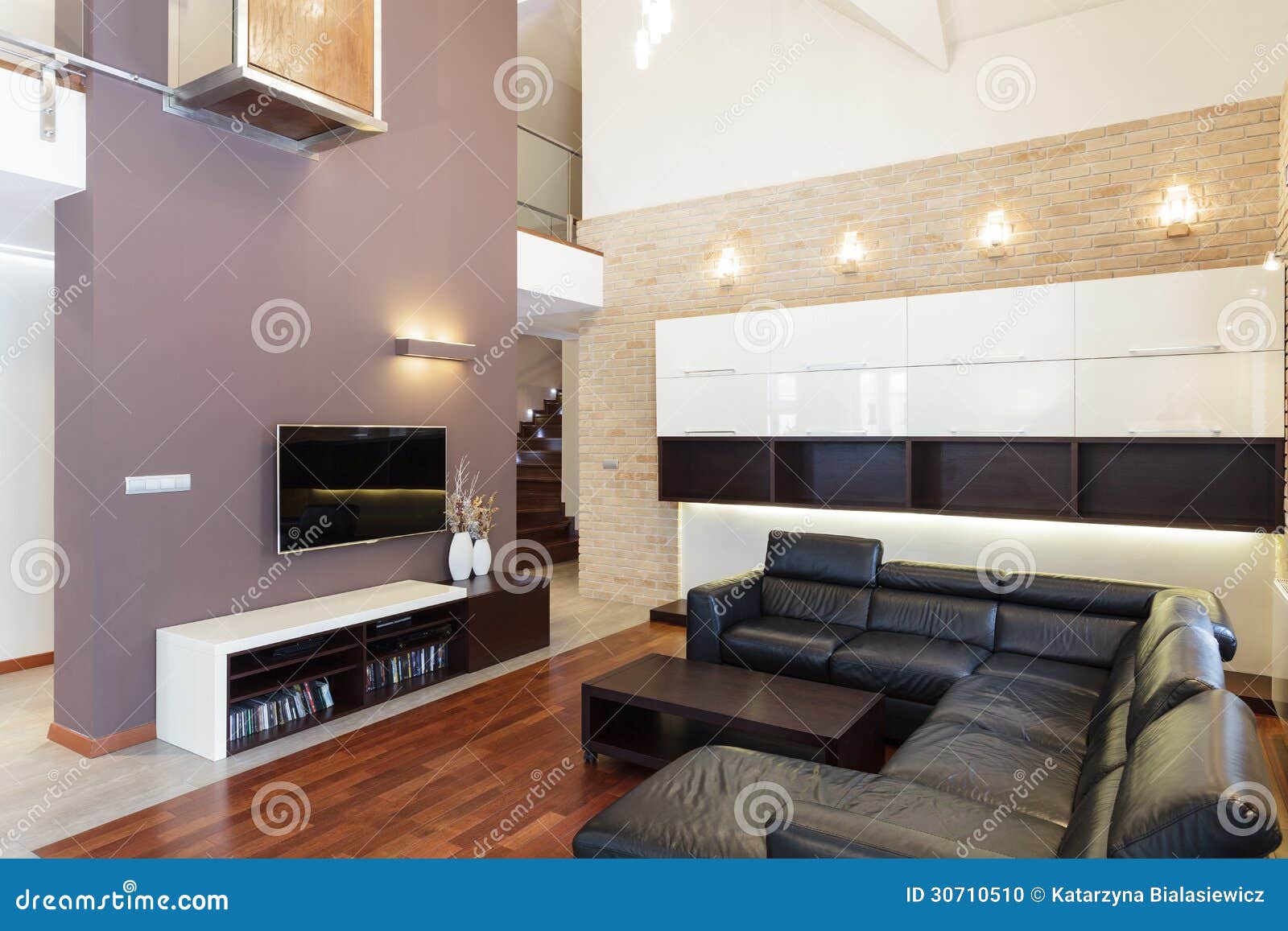 Groot ontwerp - Woonkamer stock foto. Image of woon, groot - 30710510