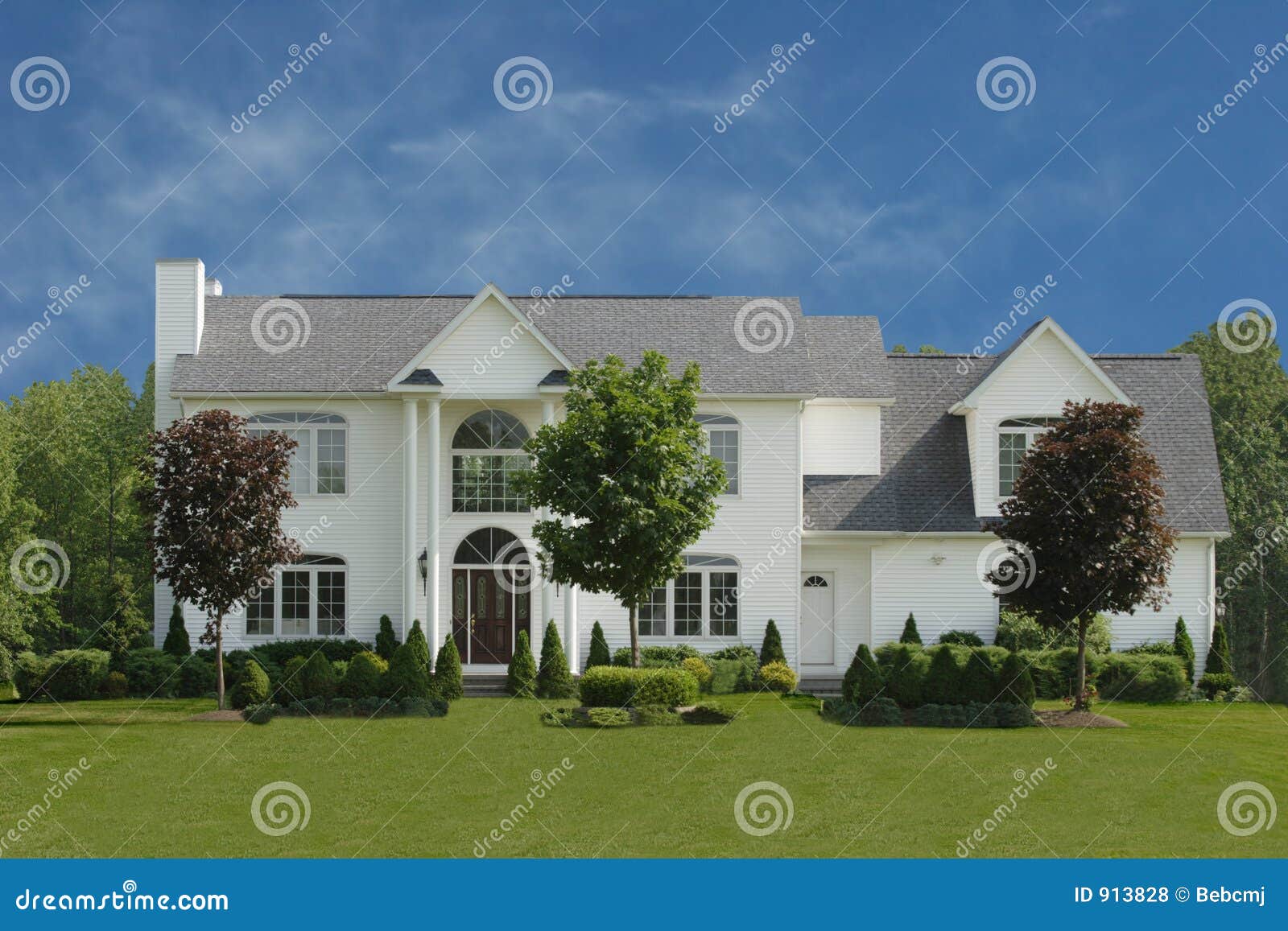 Groot Witte Huis stock foto. Image of herenhuis, luxe, kolommen - 913828