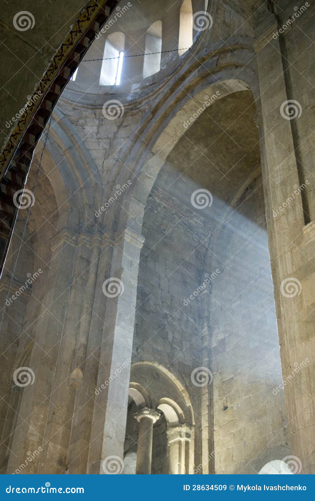 Grootheid van tempel stock afbeelding. Image of klooster - 28634509