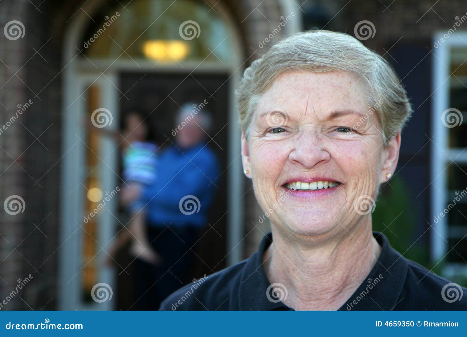 Grootmoeder stock foto. Image of huis, moeder, mens, vrouw - 4659350