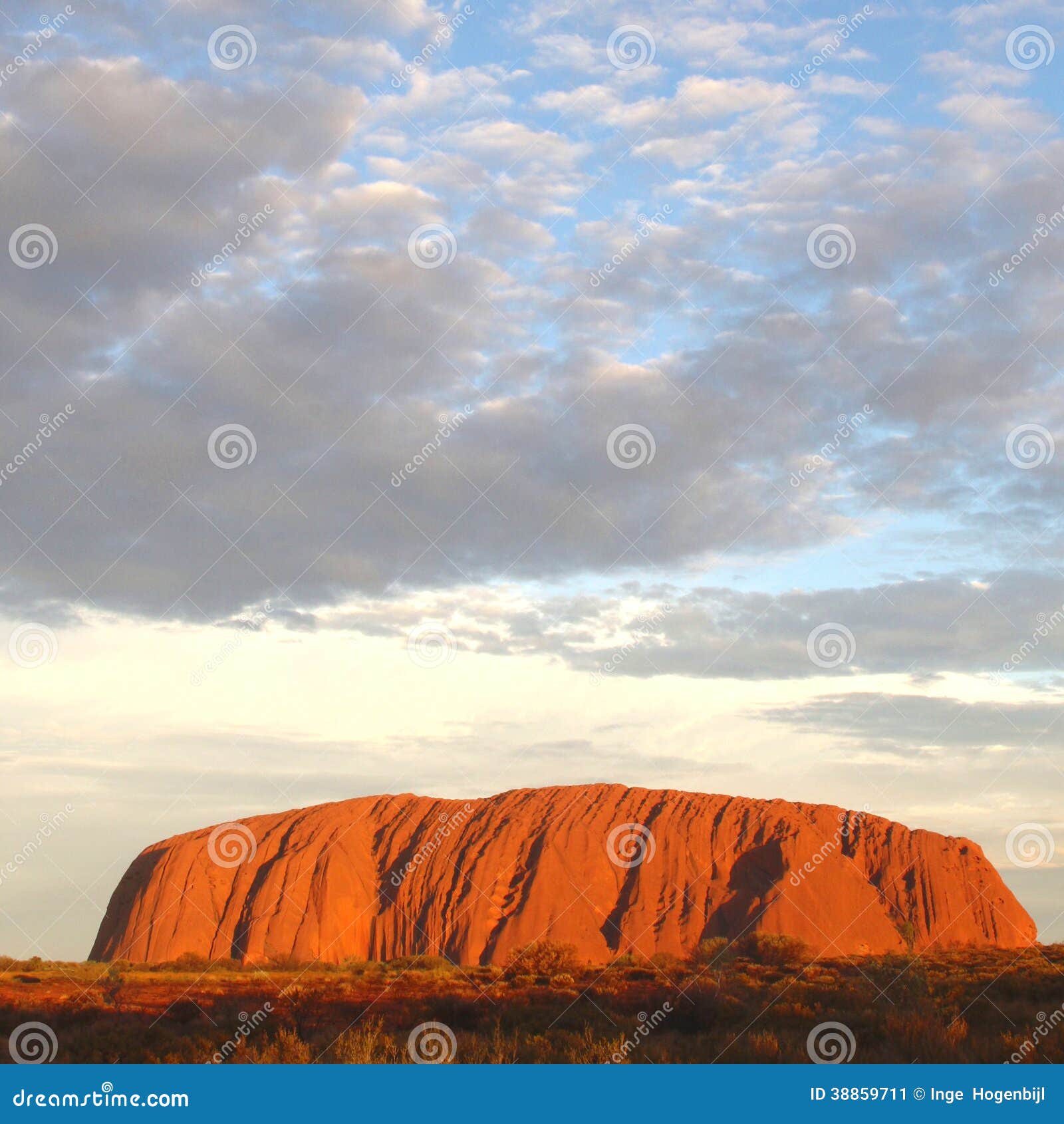 Grootste Rots in De Wereld: Ayersrots (Unesco), Au Redactionele Foto ...