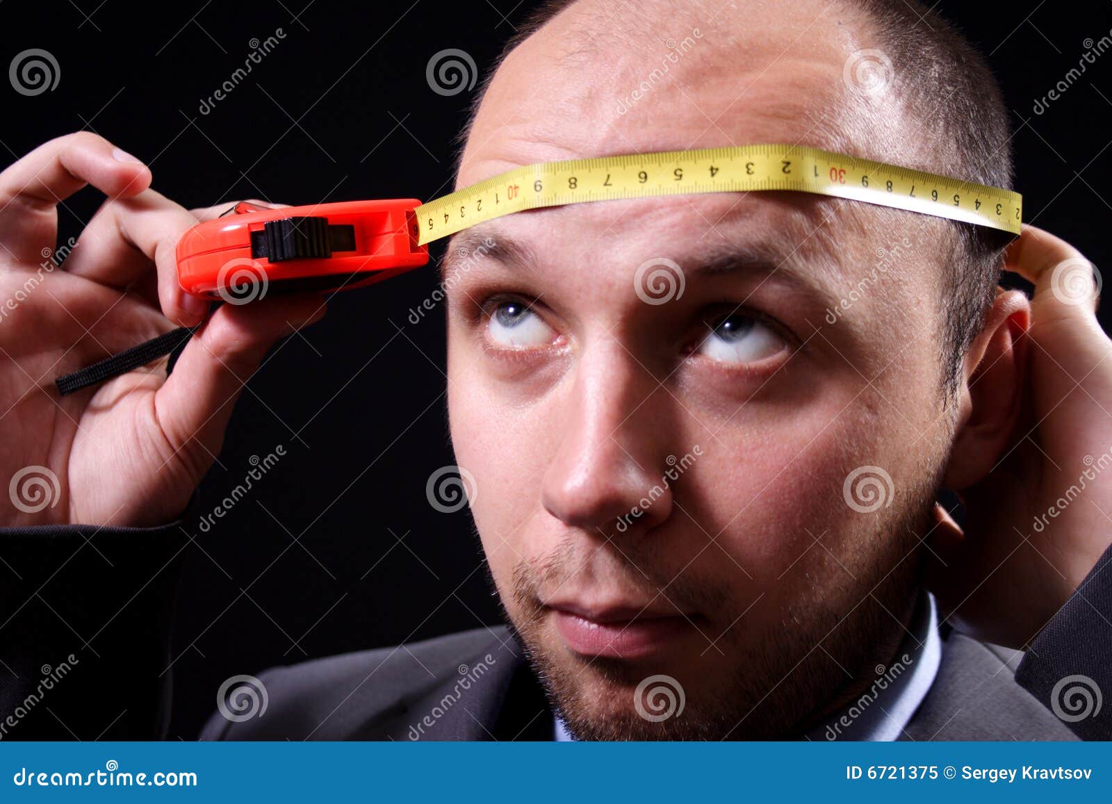 Grootte van een hoofd stock afbeelding. Image of centimeter - 6721375