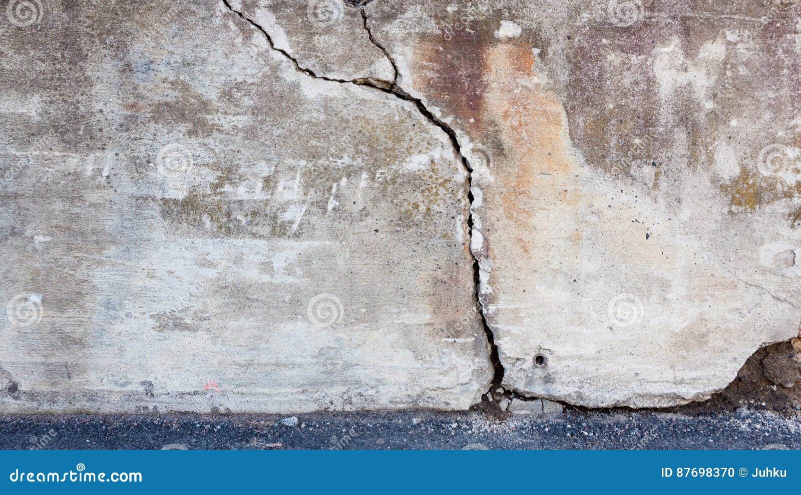 Grote Barst in Concrete Muur Stock Foto - Image of barst, bouw: 87698370