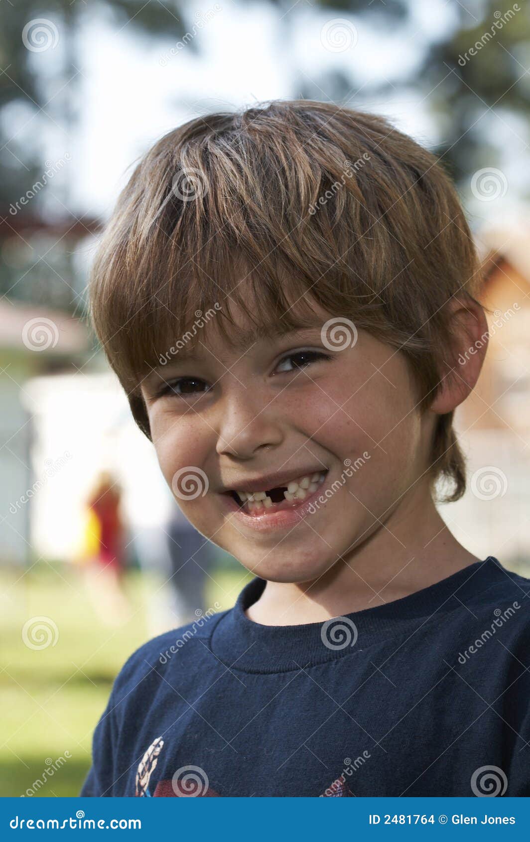 Grote glimlach stock foto. Image of kaukasisch, soort - 2481764