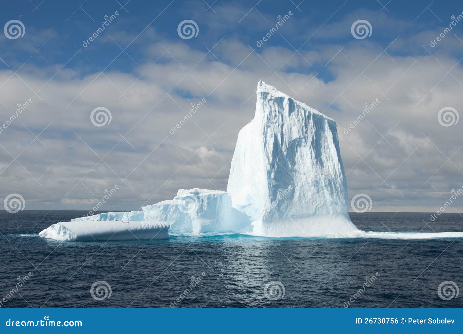 Grote Ijsberg in Antarctica Stock Foto - Image of extreem, antarctica ...