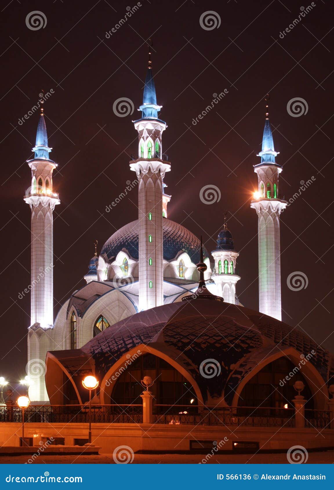 Grote moskee stock foto. Image of godsdienst, pijler, architectuur - 566136