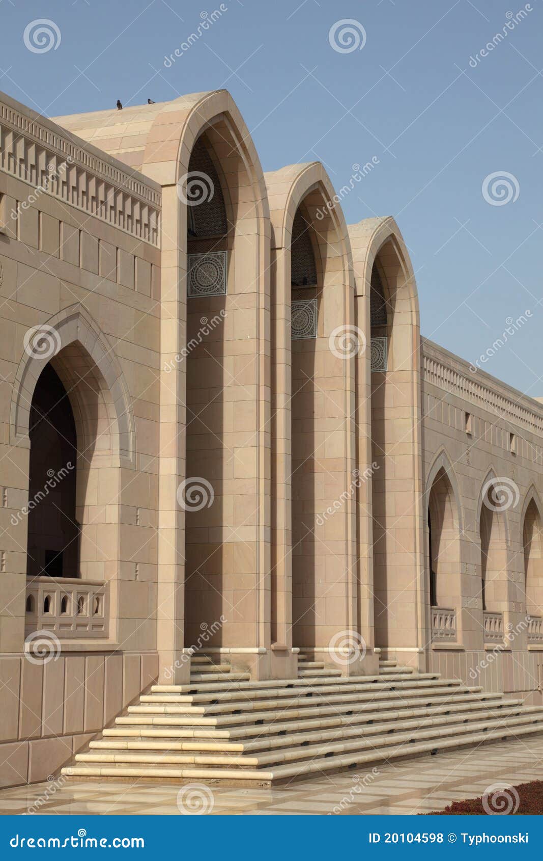 Grote Moskee in Muscateldruif, Oman Stock Foto - Image of godsdienst ...