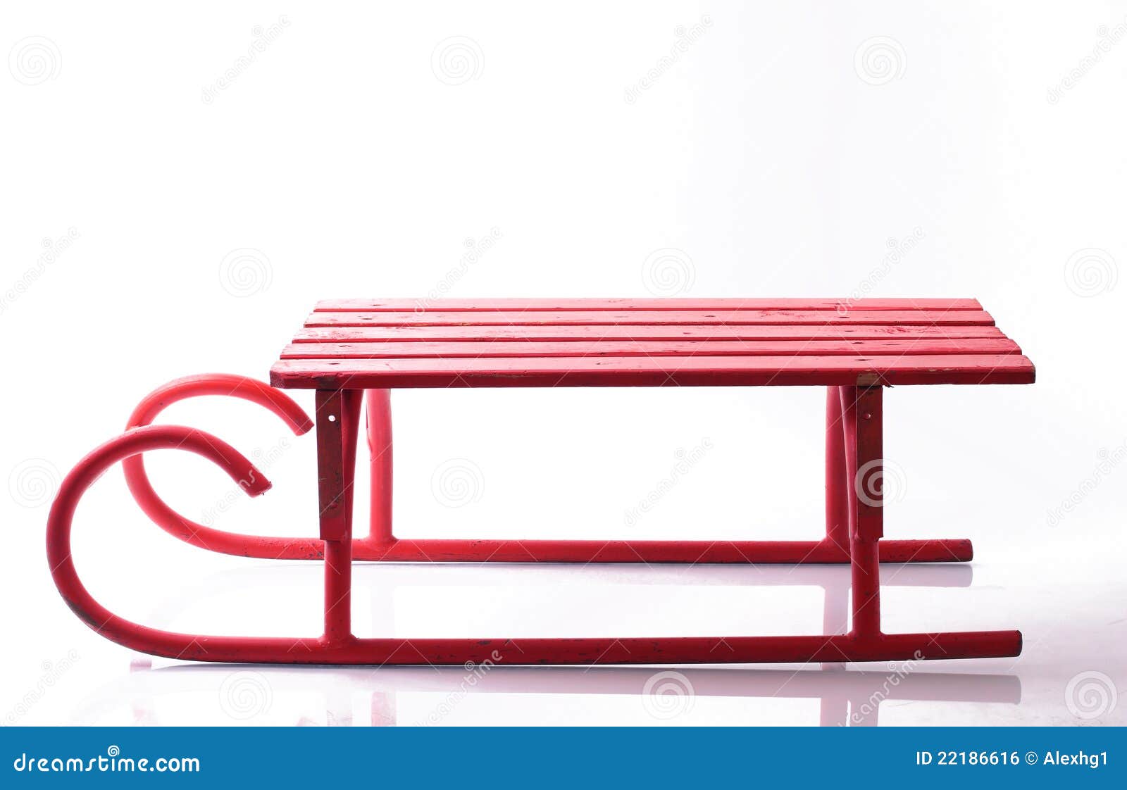 Grote rode slee stock foto. Image of groot, rood, kerstmis - 22186616