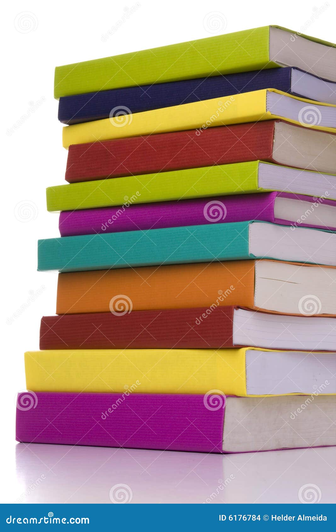 Grote stapel boeken stock foto. Image of lijn, informatie - 6176784