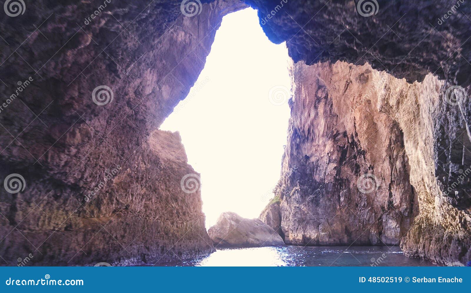 Grotta Blu Sull'isola Di Malta Immagine Stock - Immagine di interno ...