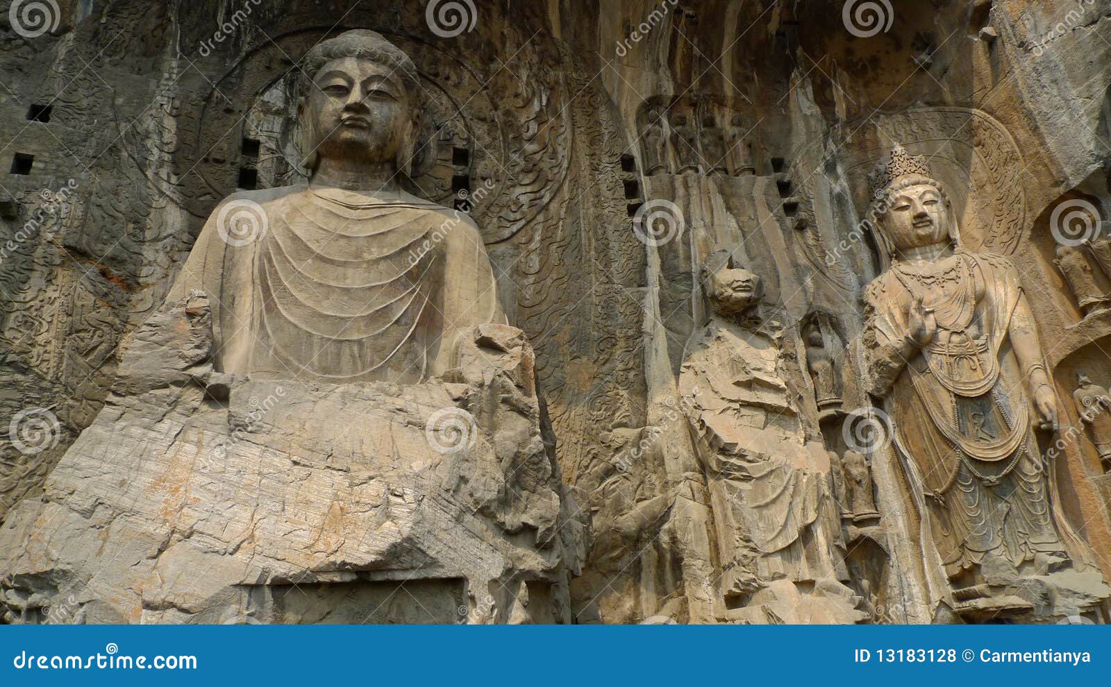 Grottes de Longmen photo stock. Image du méditation, célèbre - 13183128