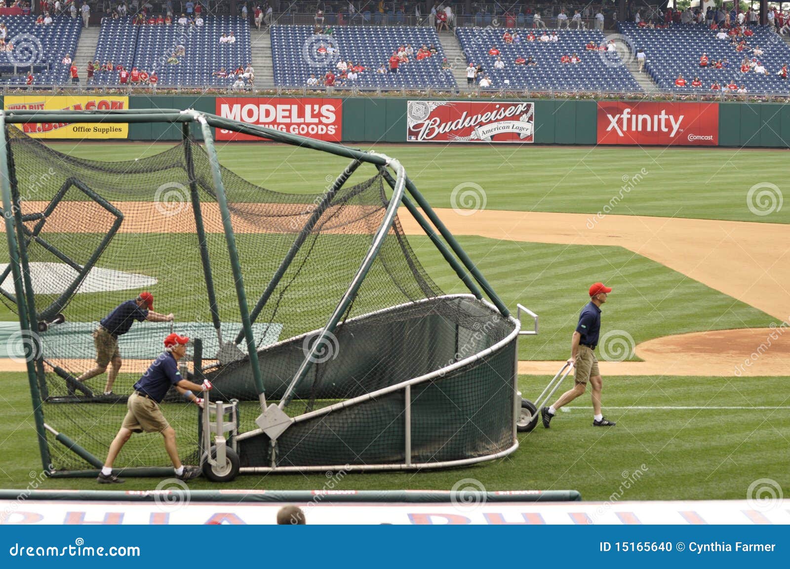 Ground Crew at Citizen S Bank Park Editorial Image - Image of remove ...