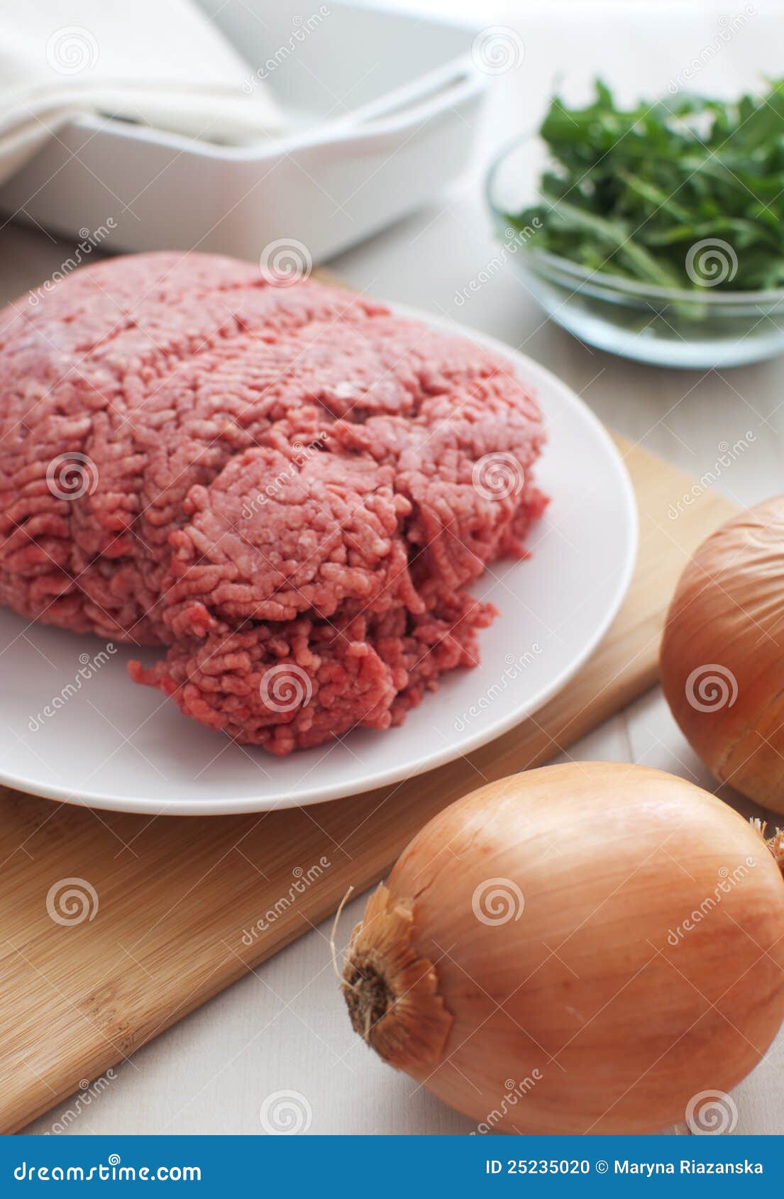 Ground meat vertical stock photo. Image of onion, preparation - 25235020