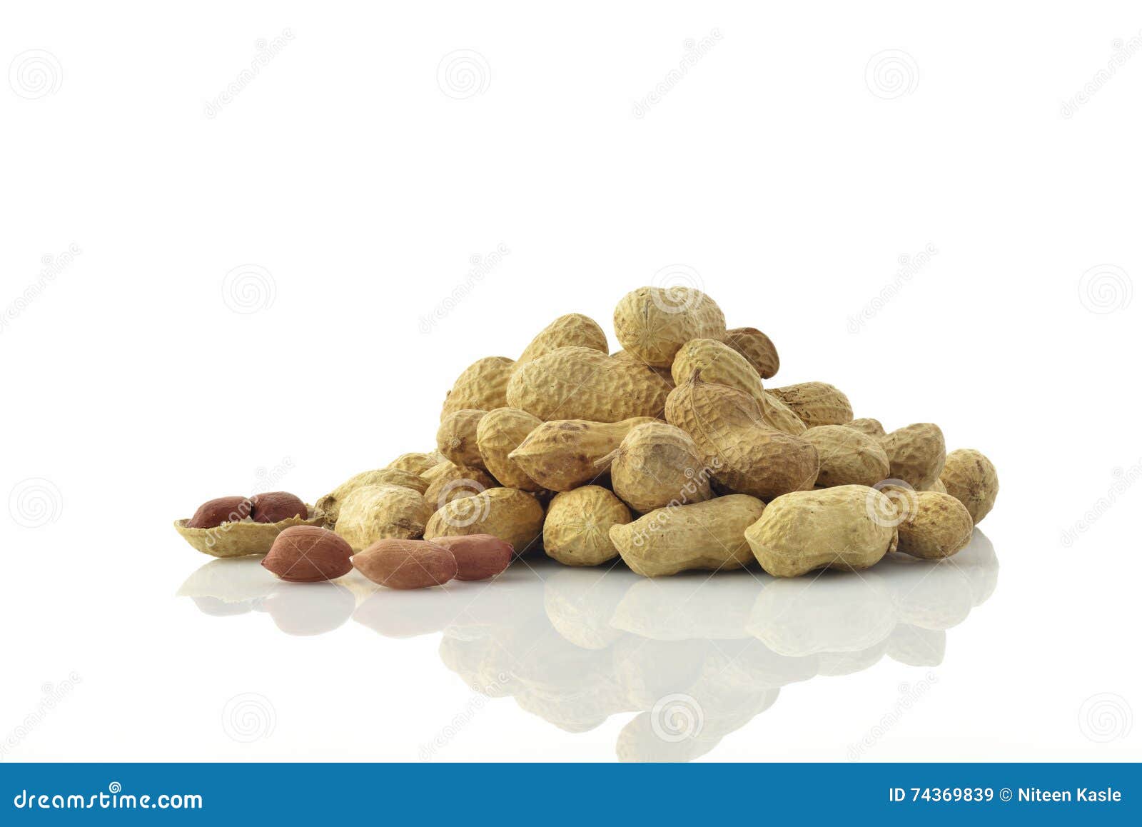 Groundnuts on White Background Stock Image - Image of organic, peanuts ...