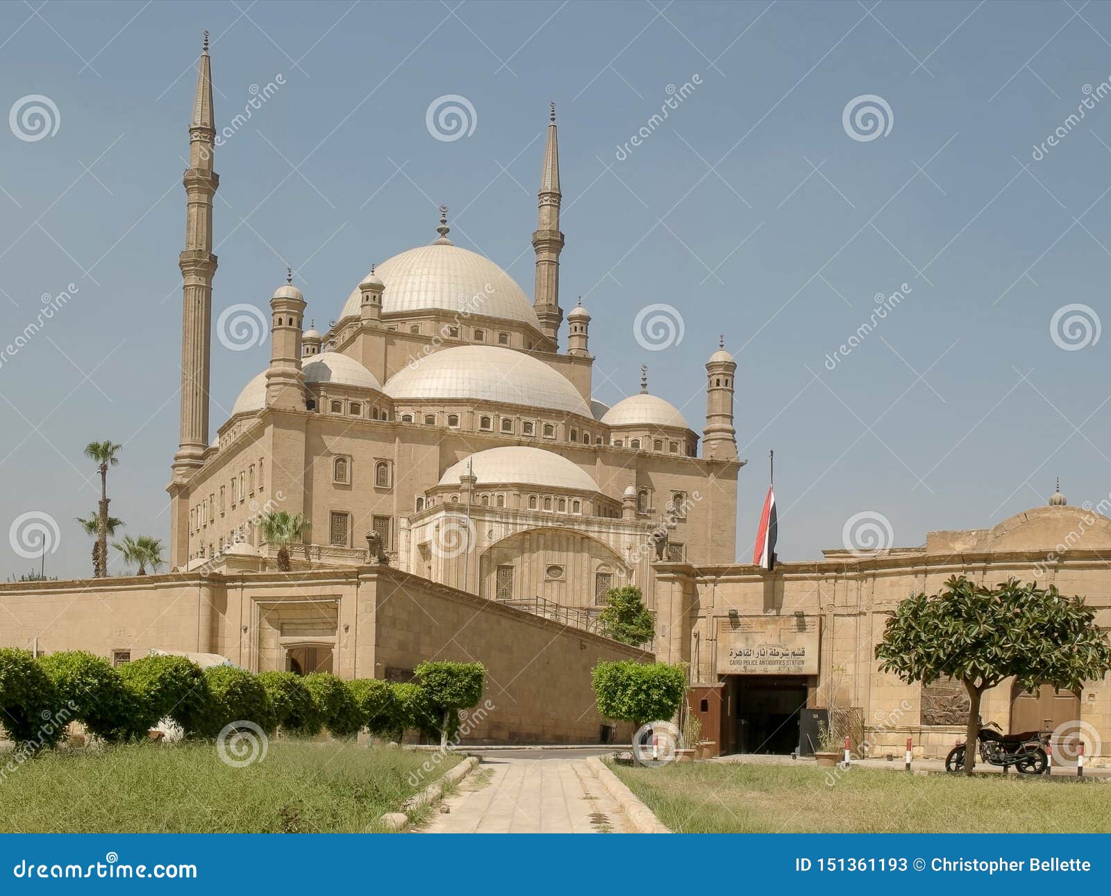 Alabaster Mosque and Visitors in Cairo, Egypt Stock Image - Image of ...