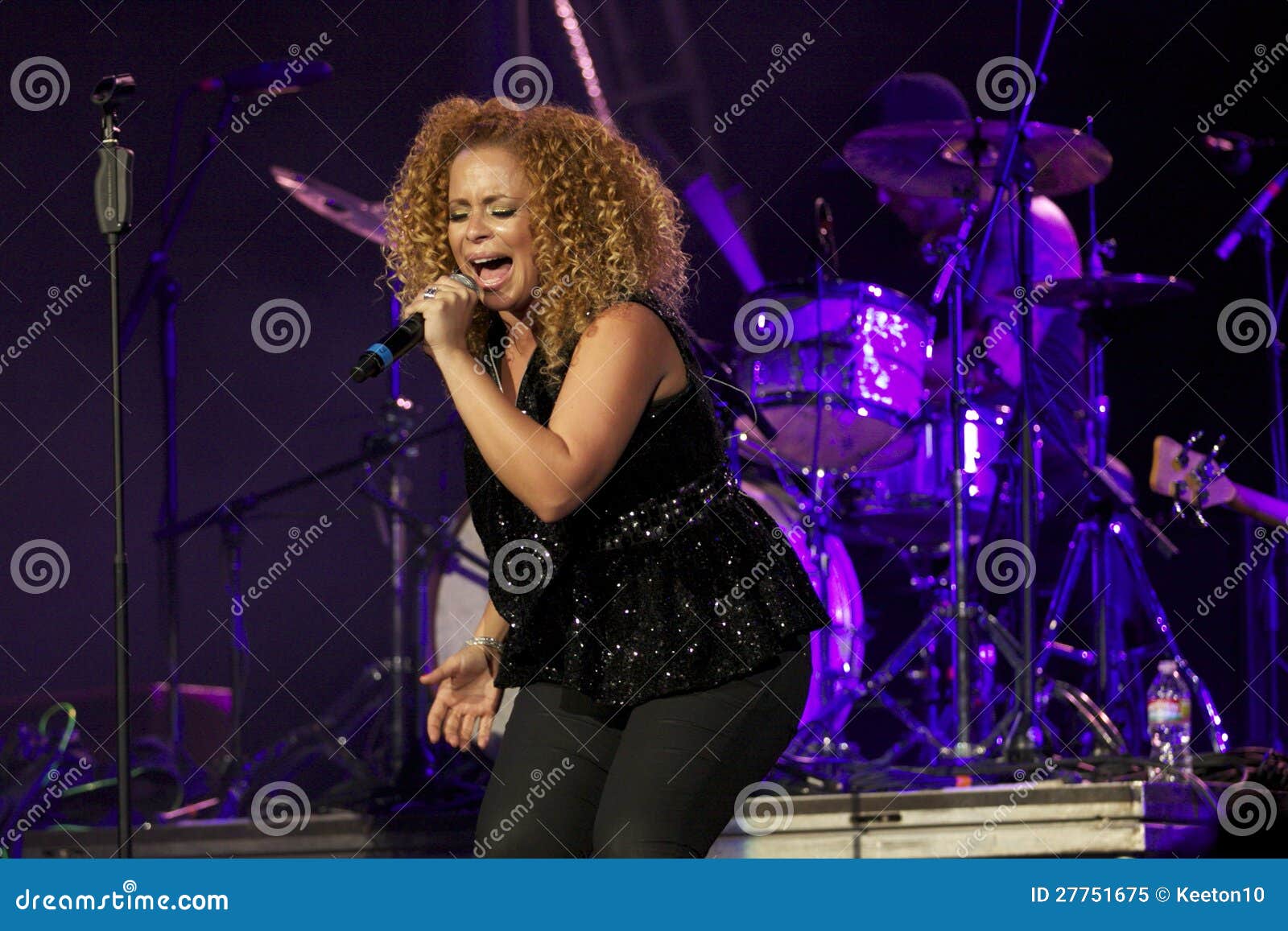 Group 1 Crew editorial image. Image of song, performance - 27751675