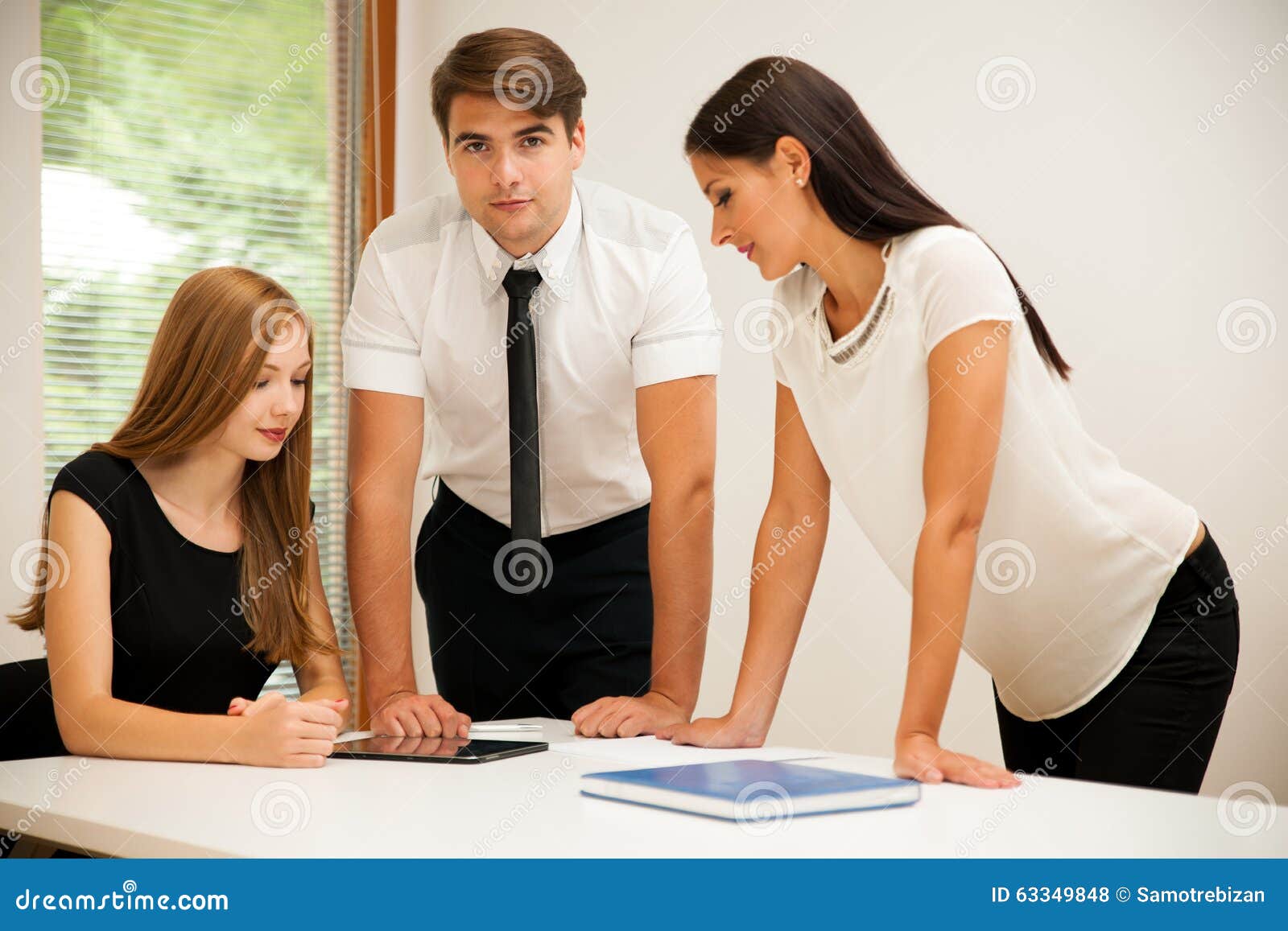 Group of Business People Searching for Solution with Brainstorming ...