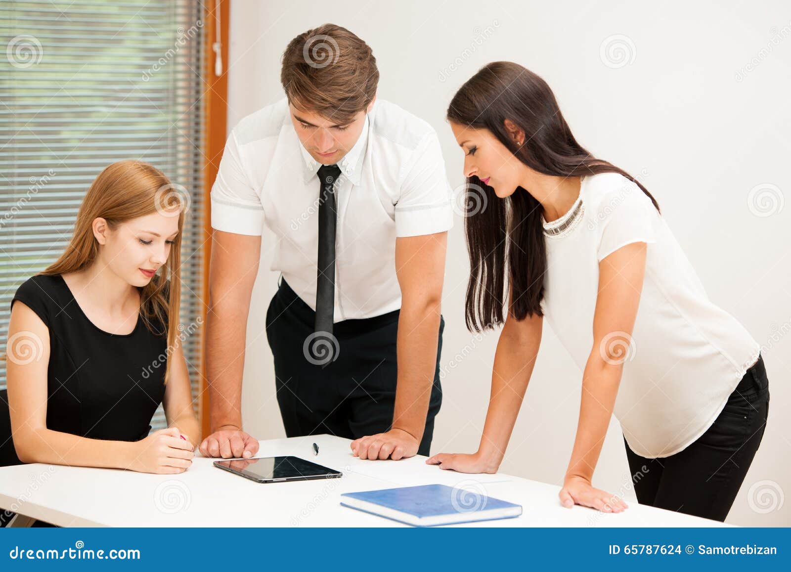 Group of Business People Searching for Solution with Brainstorming ...