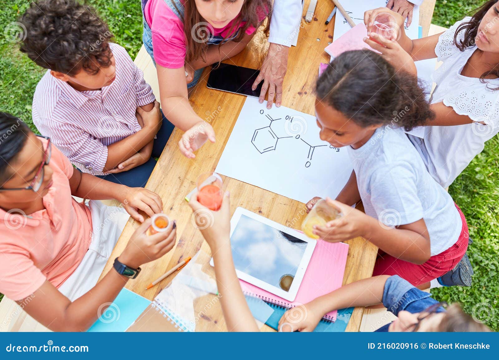 Group of Children in Summer Tuition Chemistry Course Stock Photo ...