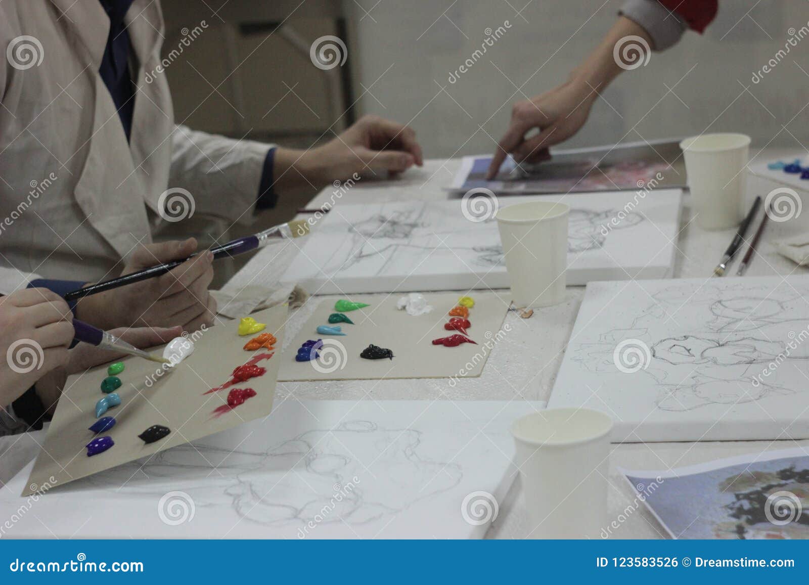 Group classes on painting stock photo. Image of drawing - 123583526