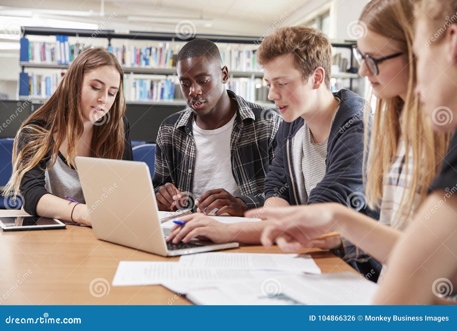 Group Of Teen Women Using Technology Sitting On The Floor Isolated On ...