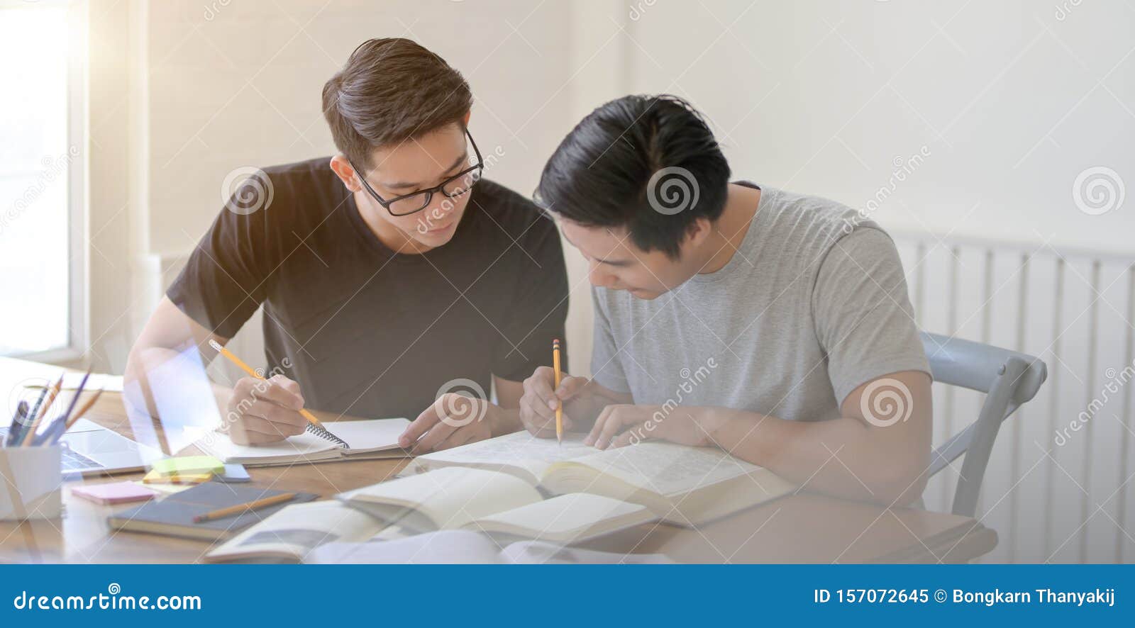 Group of College Students Discussing the Group Projects Together Stock ...