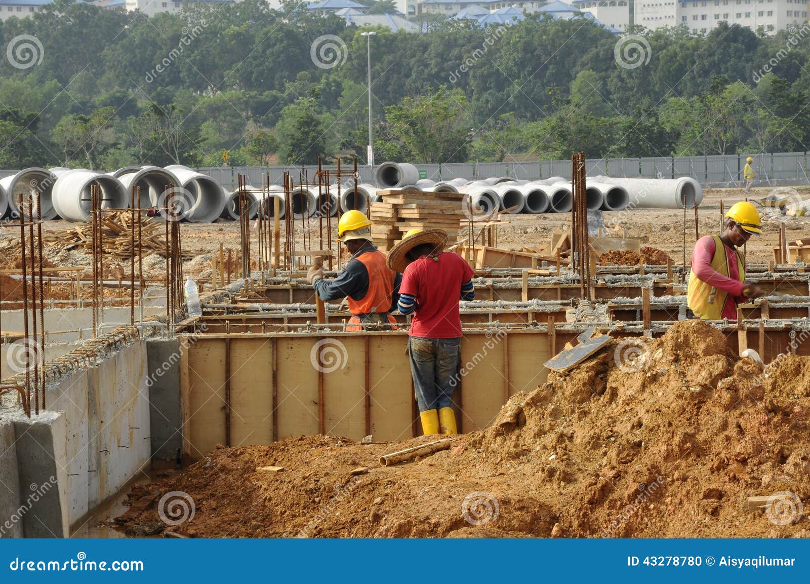 Group of Construction Workers Fabricating Reinforcement Bar Editorial ...