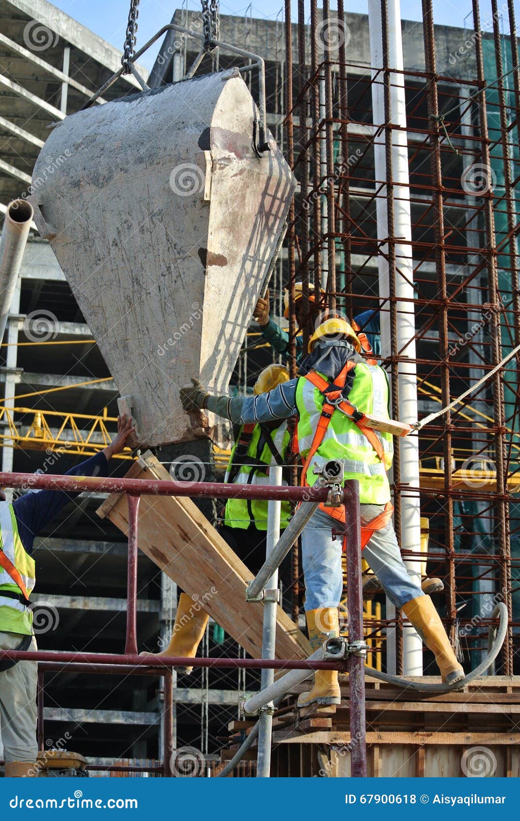 Group Construction Workers Pouring Concrete Column Form Work Photos ...