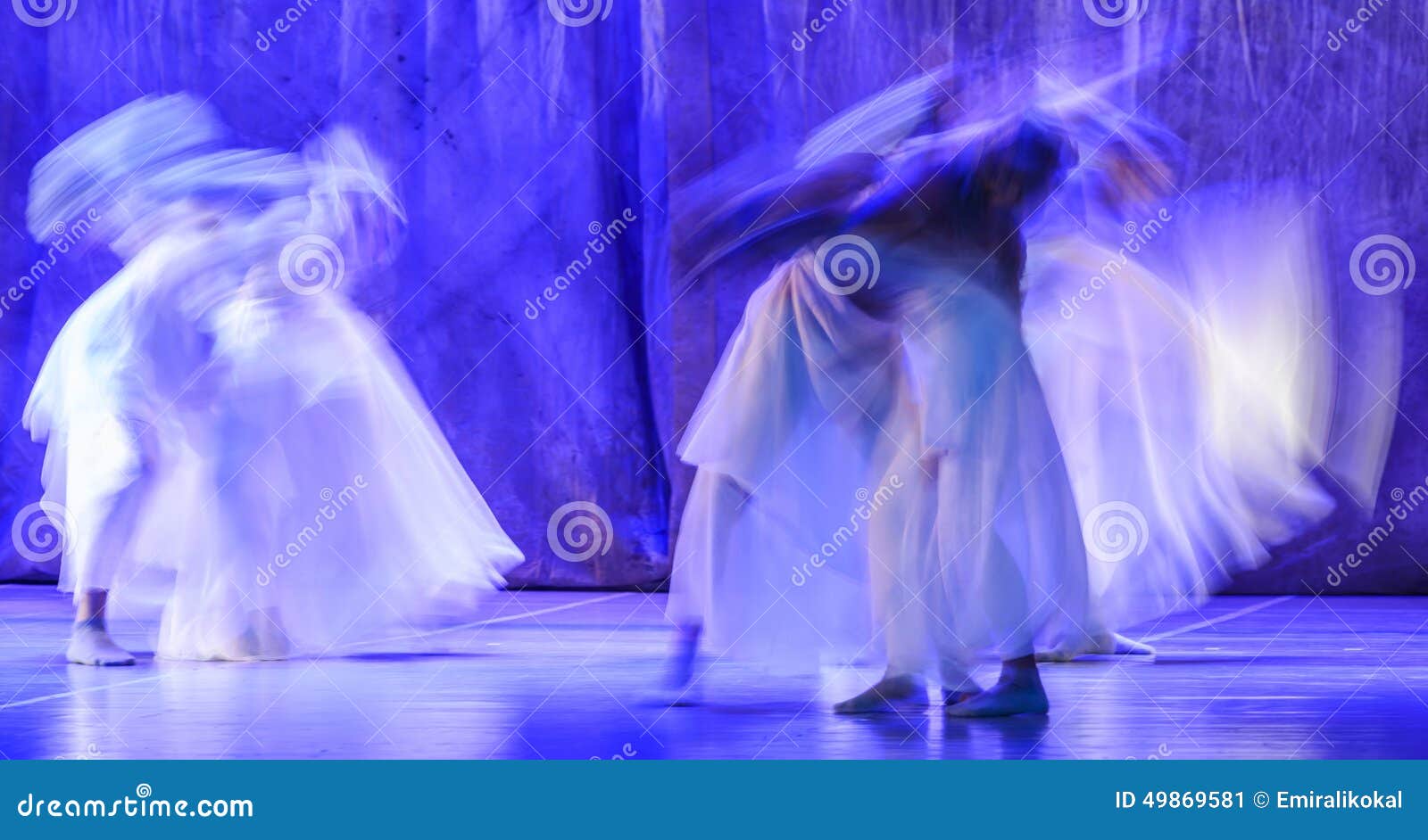 Group of Contemporary Dancers Performing on Stage Editorial Photo ...