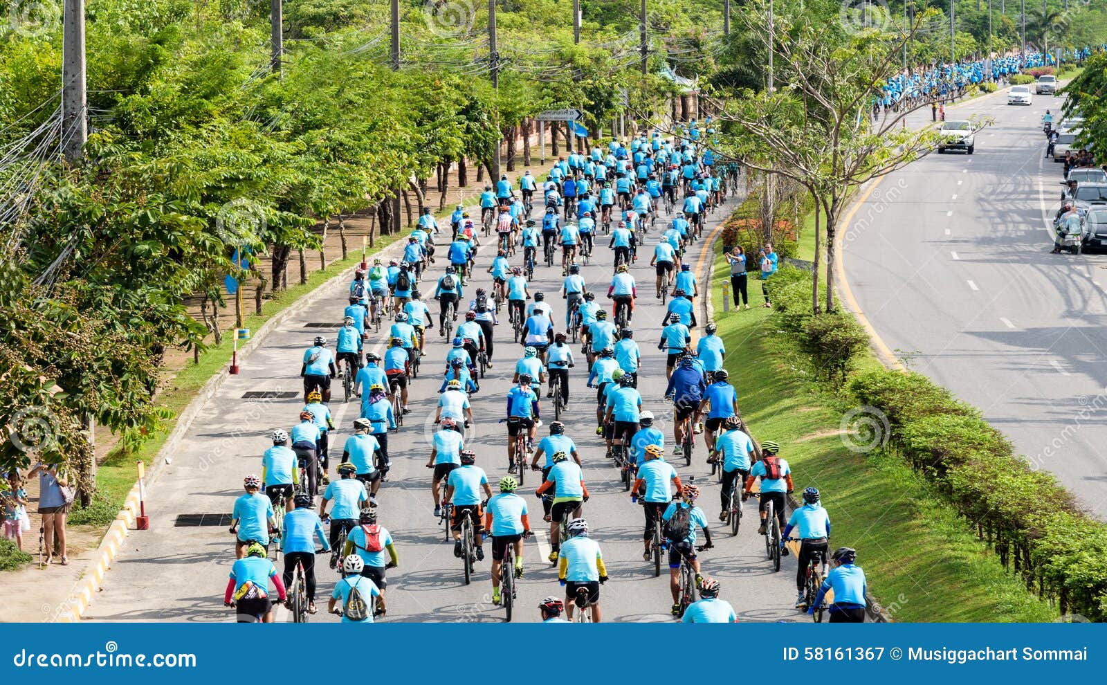 Group of cyclist editorial photography. Image of professional - 58161367