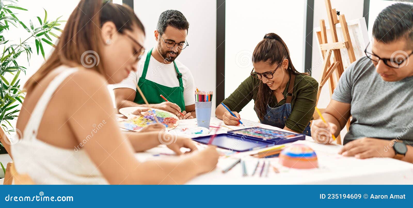 Group of Draw Students Sitting on the Table Drawing at Art Studio Stock ...