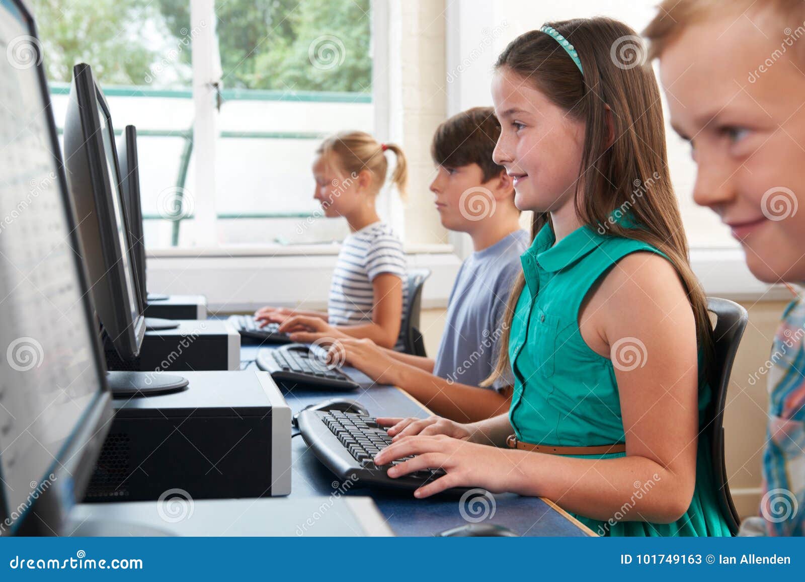 Group of Elementary School Children in Computer Class Stock Image ...