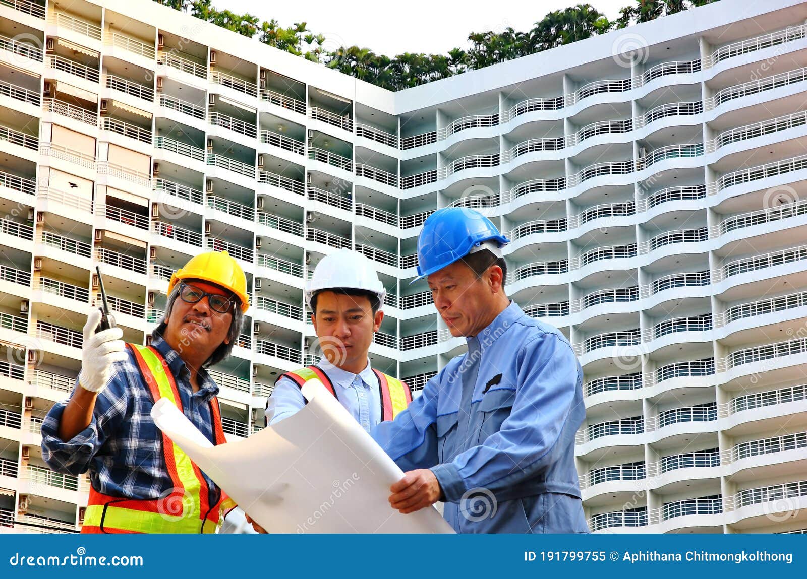 Group Of Inspection Civil Male And Female Engineer Wearing Safety ...