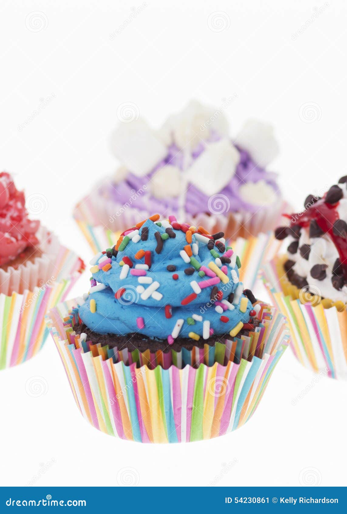 Cupcakes Isolated. Set Of Cakes With Pink Cream And Different Side View ...