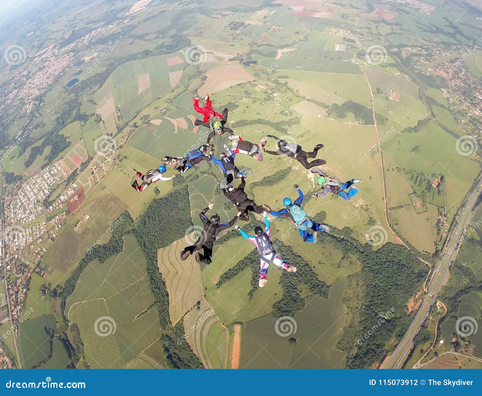 Skydiving group formation editorial photography. Image of freedom ...