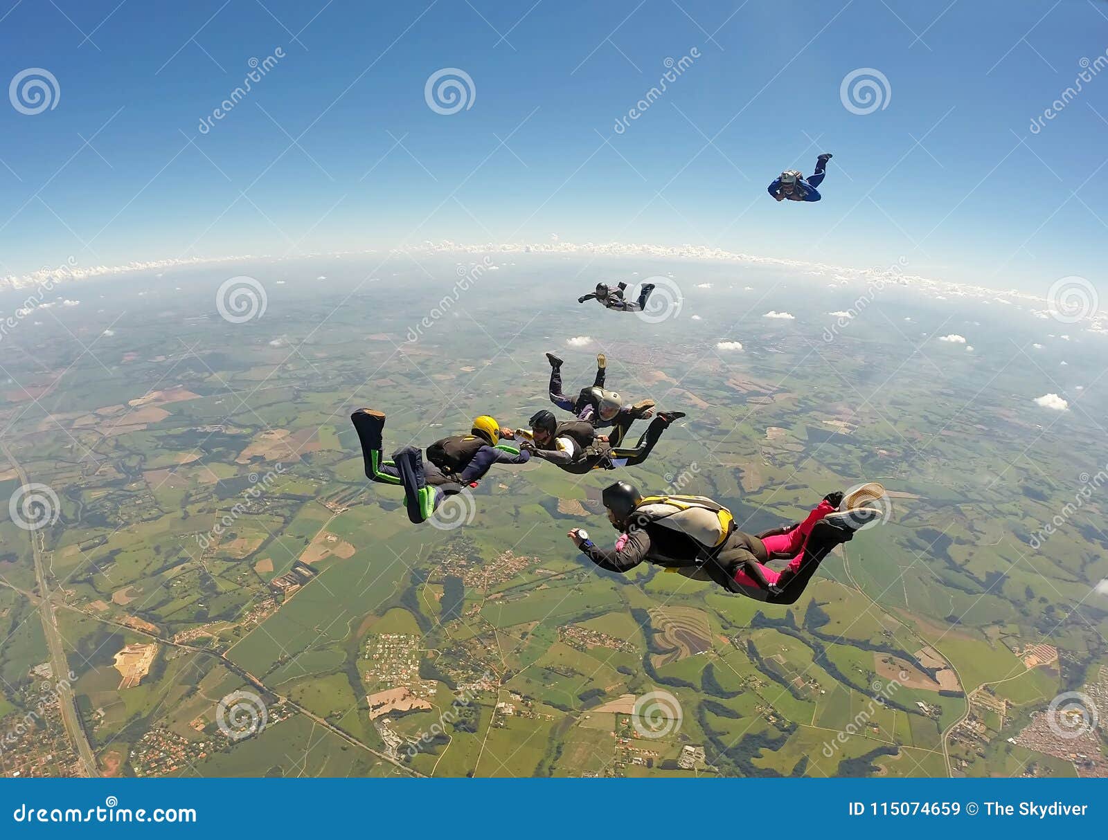 Skydiving group formation editorial stock image. Image of angle - 115074659