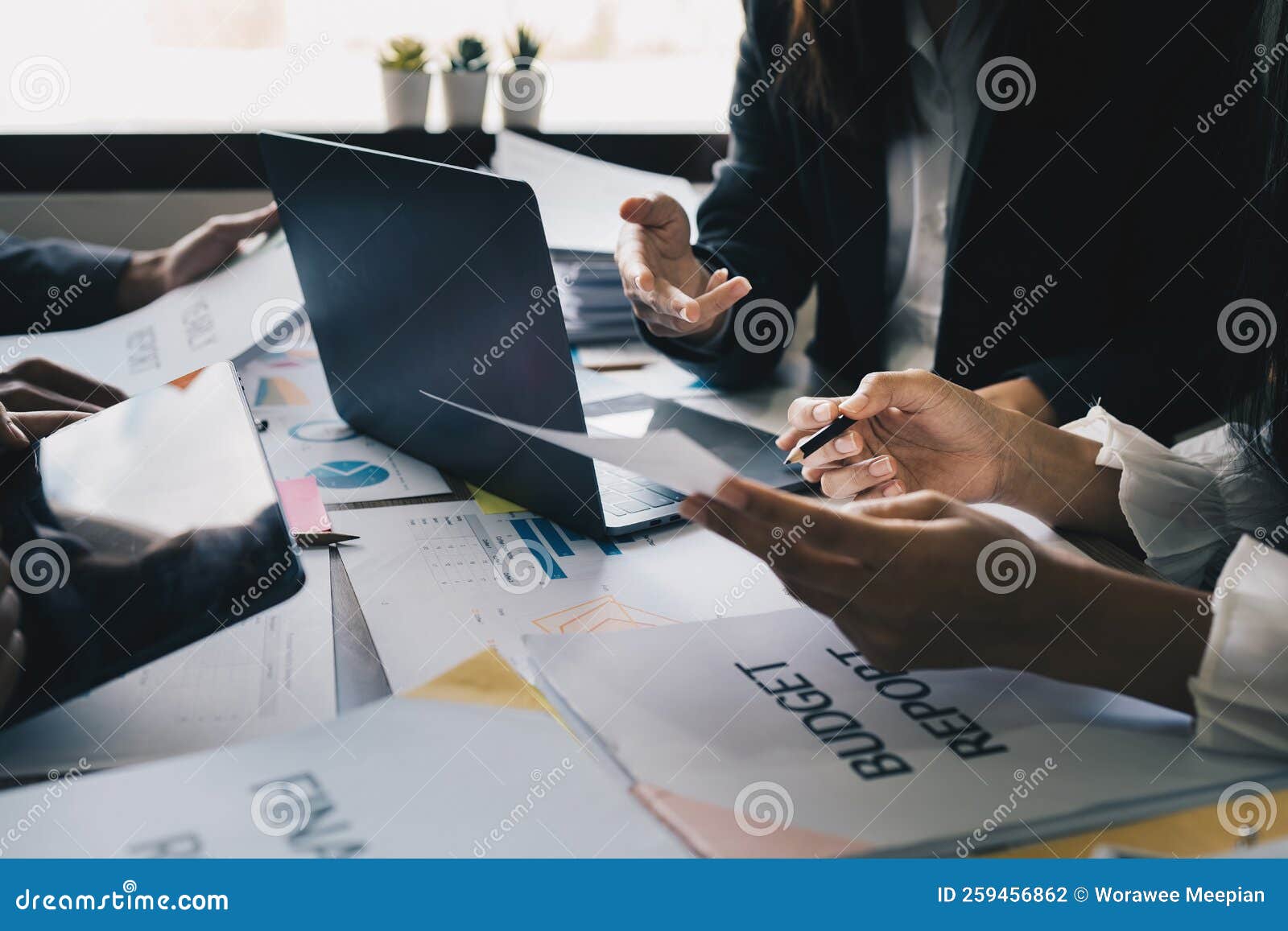 Group of Fund Manager Analyzing Big Data for Future Investmen Stock ... Group of Fund Manager Analyzing Big Data for Future Investmen Stock ...