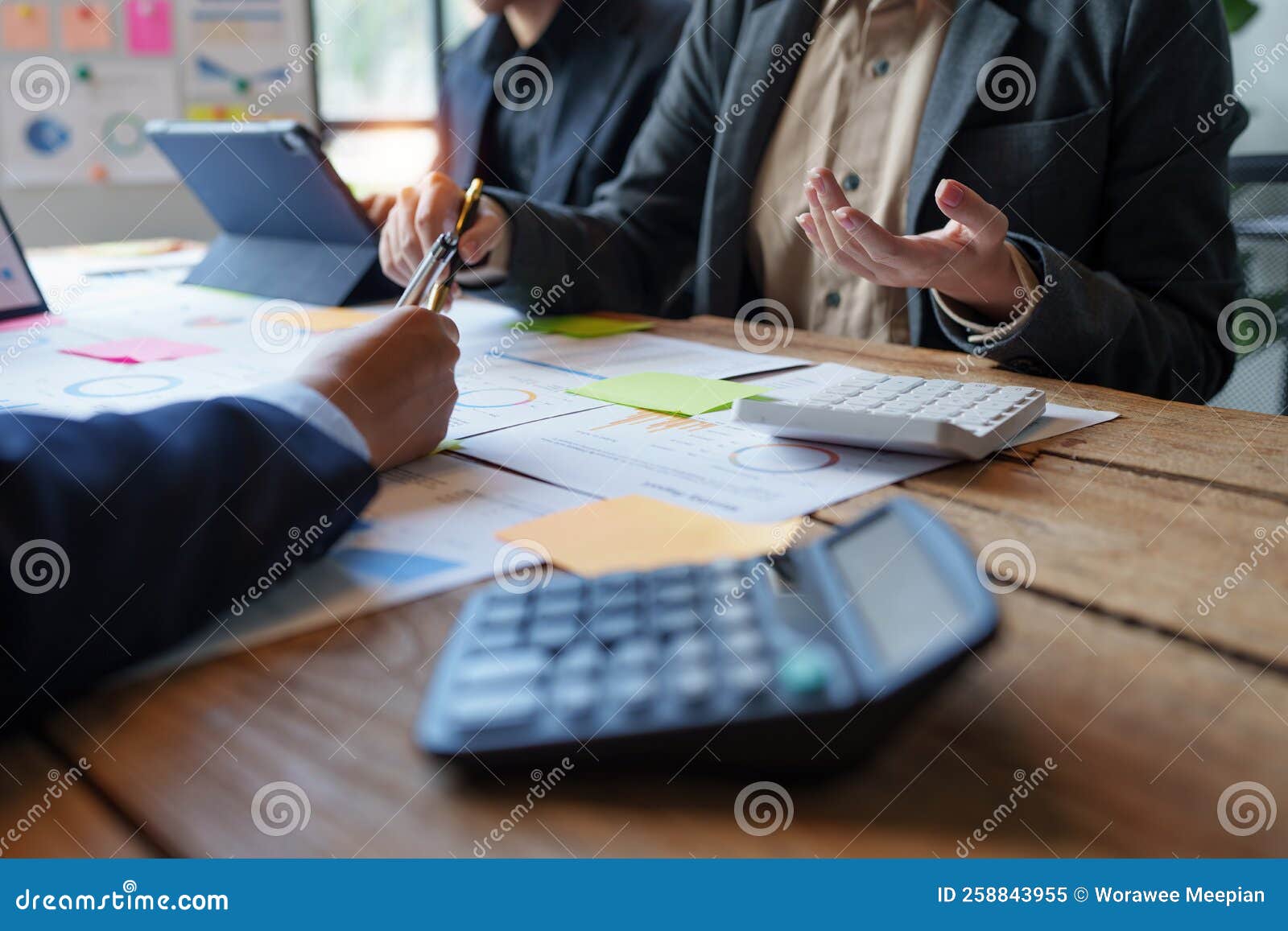 Group of Fund Manager Analyzing Big Data for Future Investment Stock ... Group of Fund Manager Analyzing Big Data for Future Investment Stock ...