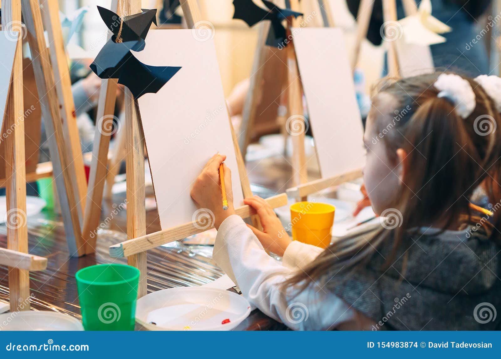 Group Lesson in Drawing. Children Learn To Draw in the Classroom Stock ...