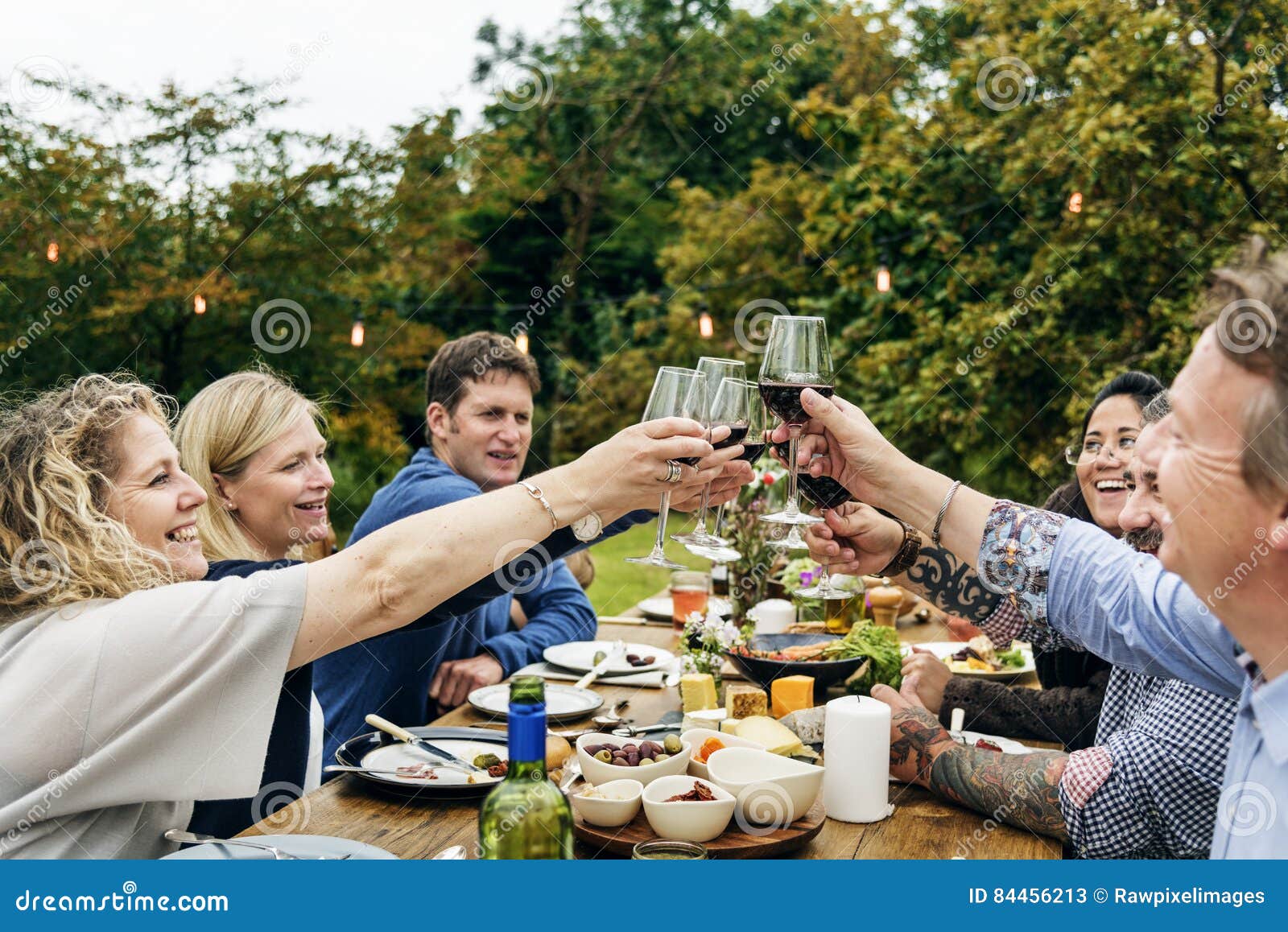 15,585 Group Cheers Photos - Free & Royalty-Free Stock Photos from ...