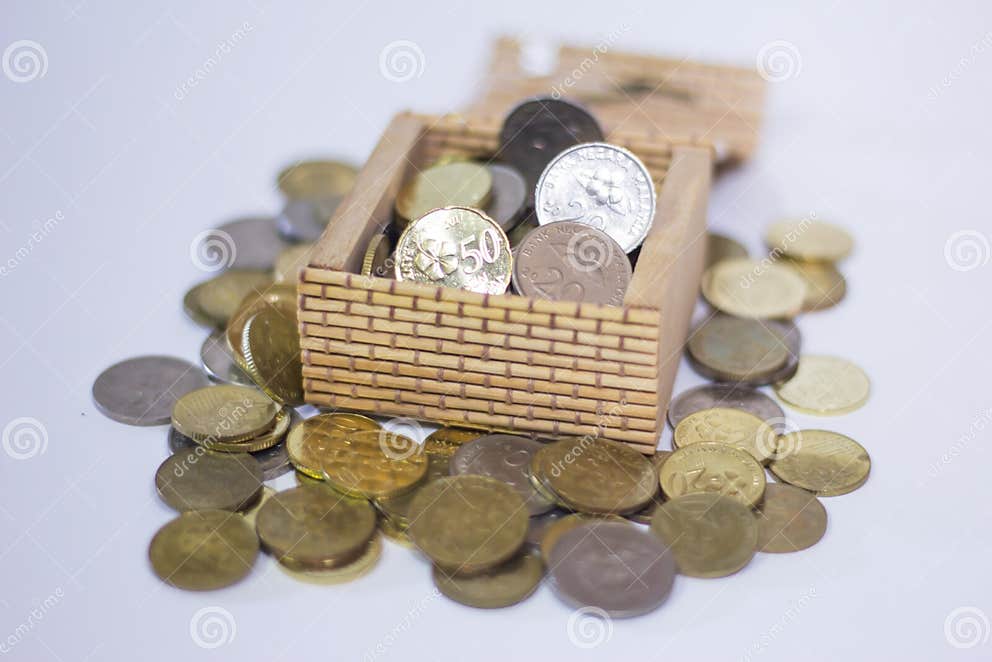 A Group of Ringgit Malaysia Coins Stock Photo - Image of metal, symbol ...