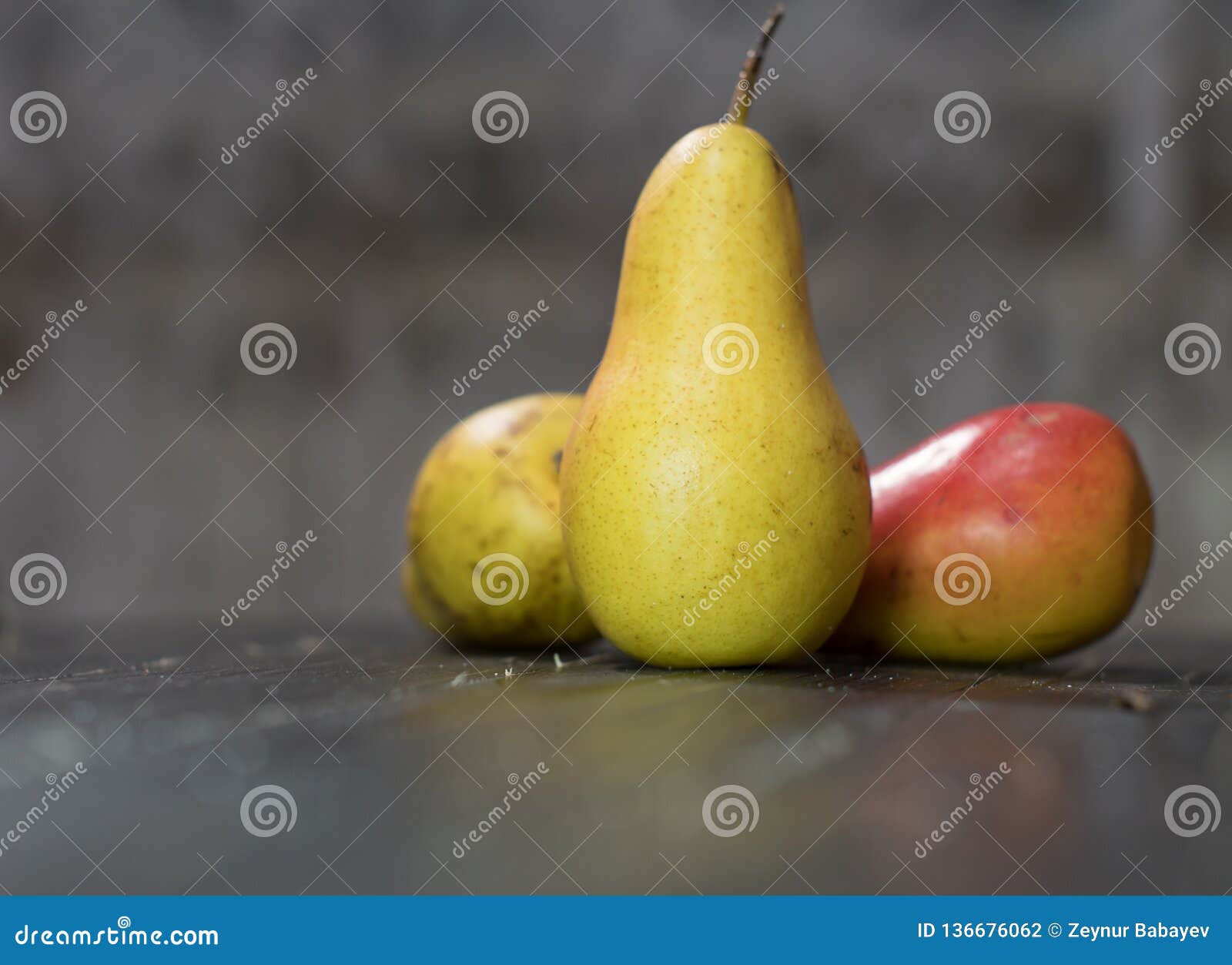 Group of Ripe Pears on Dark Rustic Wooden Table. Side View Horizontal ...