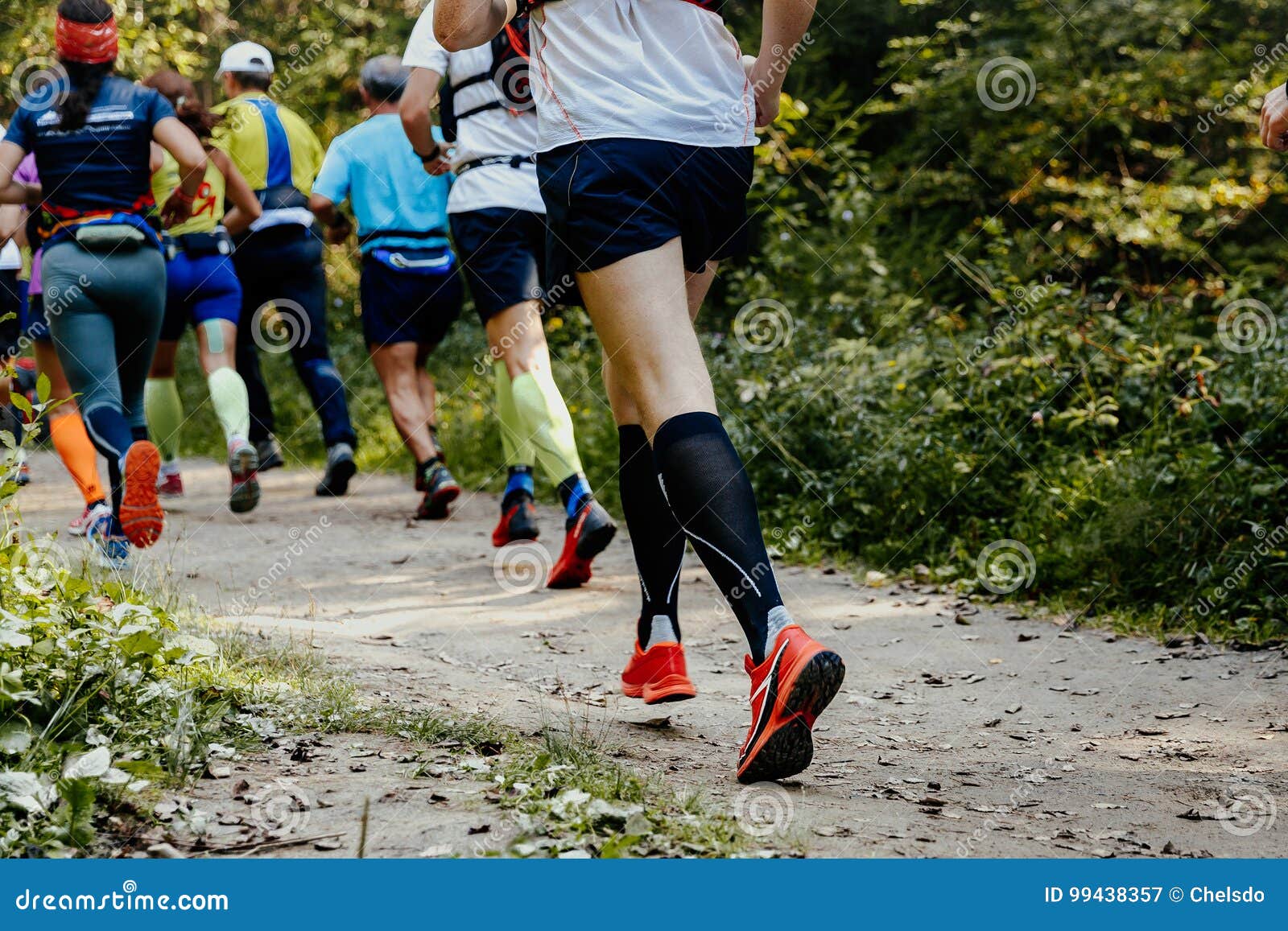 Group of runners athletes editorial photography. Image of motion - 99438357