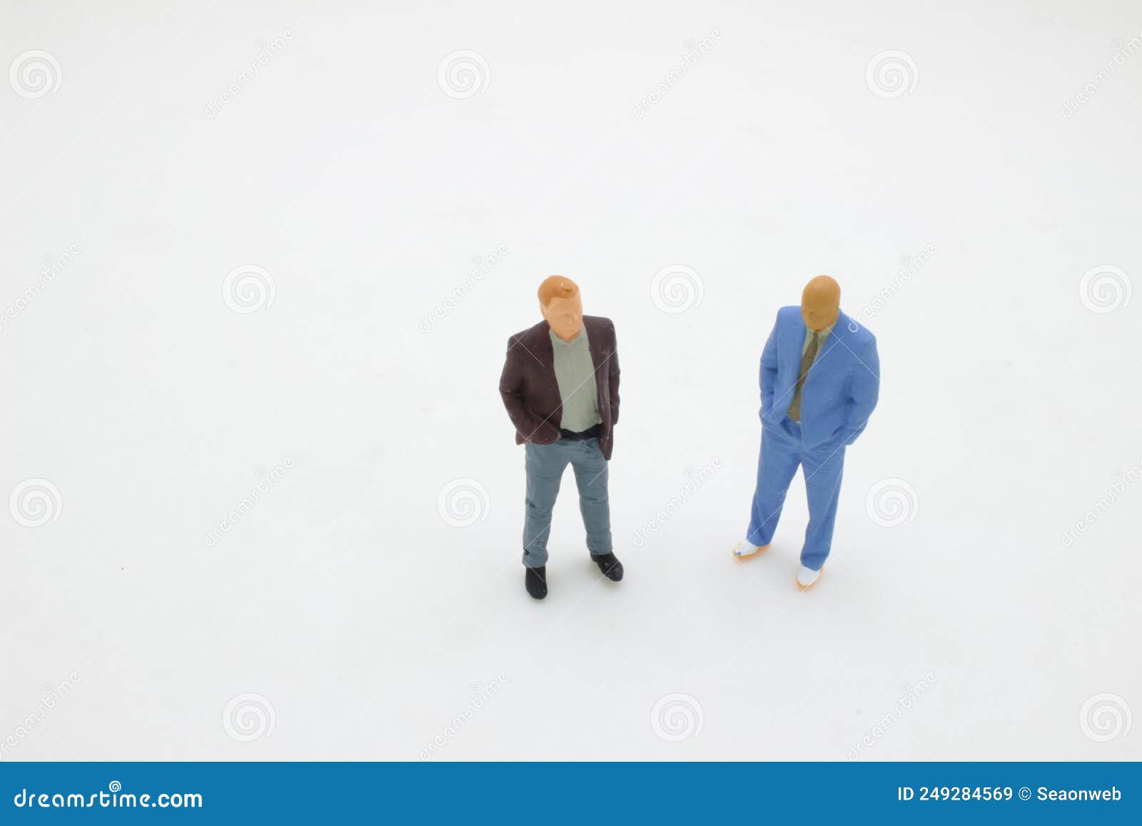 A Group of the Small Business Figure Stock Image - Image of earth, suit ...