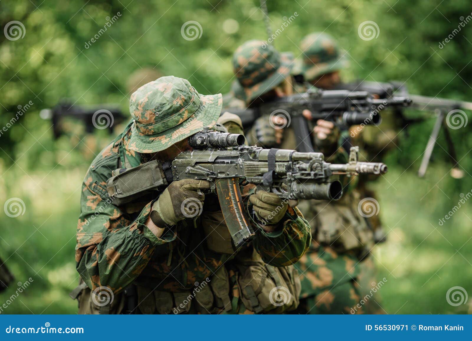 Group of Soldiers Special Forces during the Raid in the Forest Stock ...
