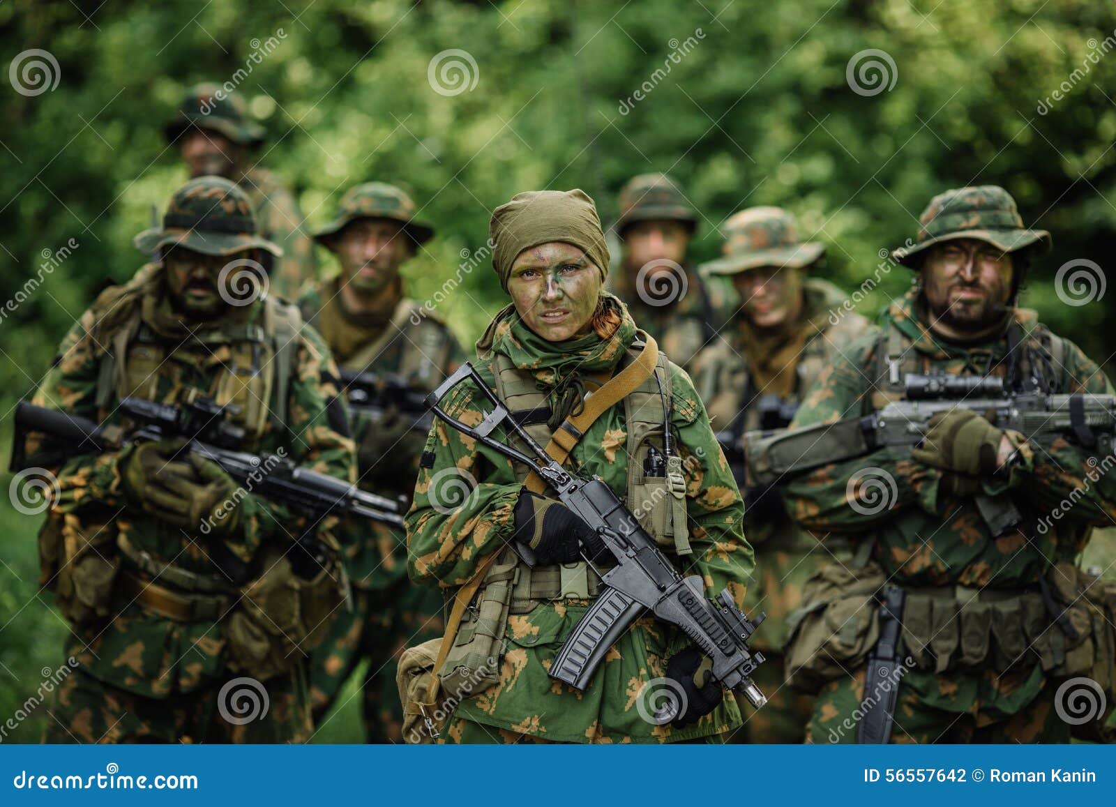 Group of Soldiers Special Forces during the Raid in the Forest Stock ...